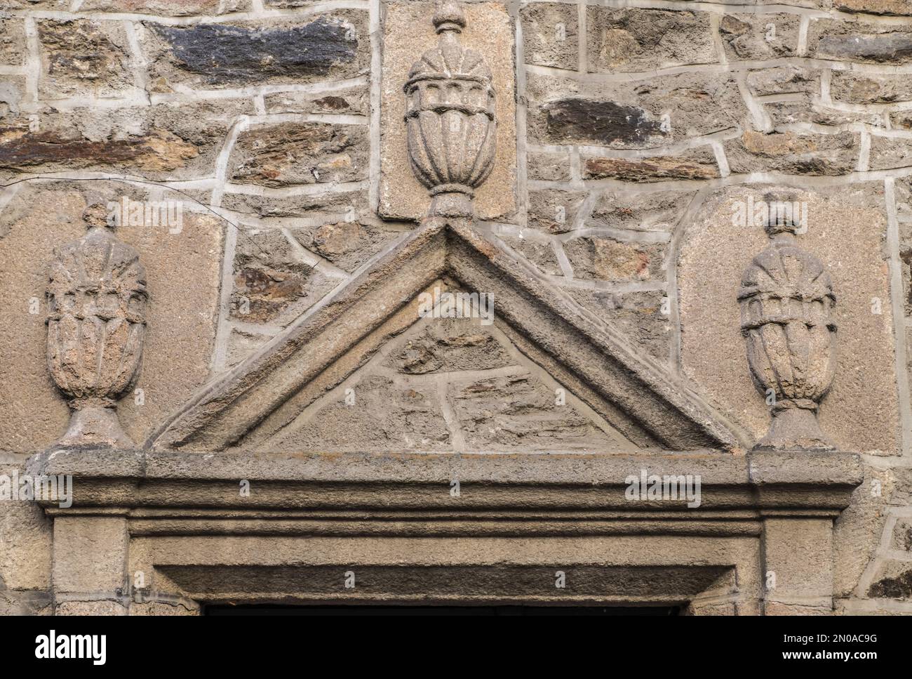 Sculpture de fronton hi-res stock photography and images - Alamy