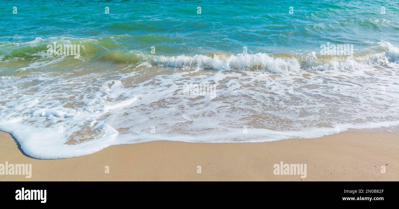 Sea waves and foam header. Bright sunny seaside beach banner Stock ...