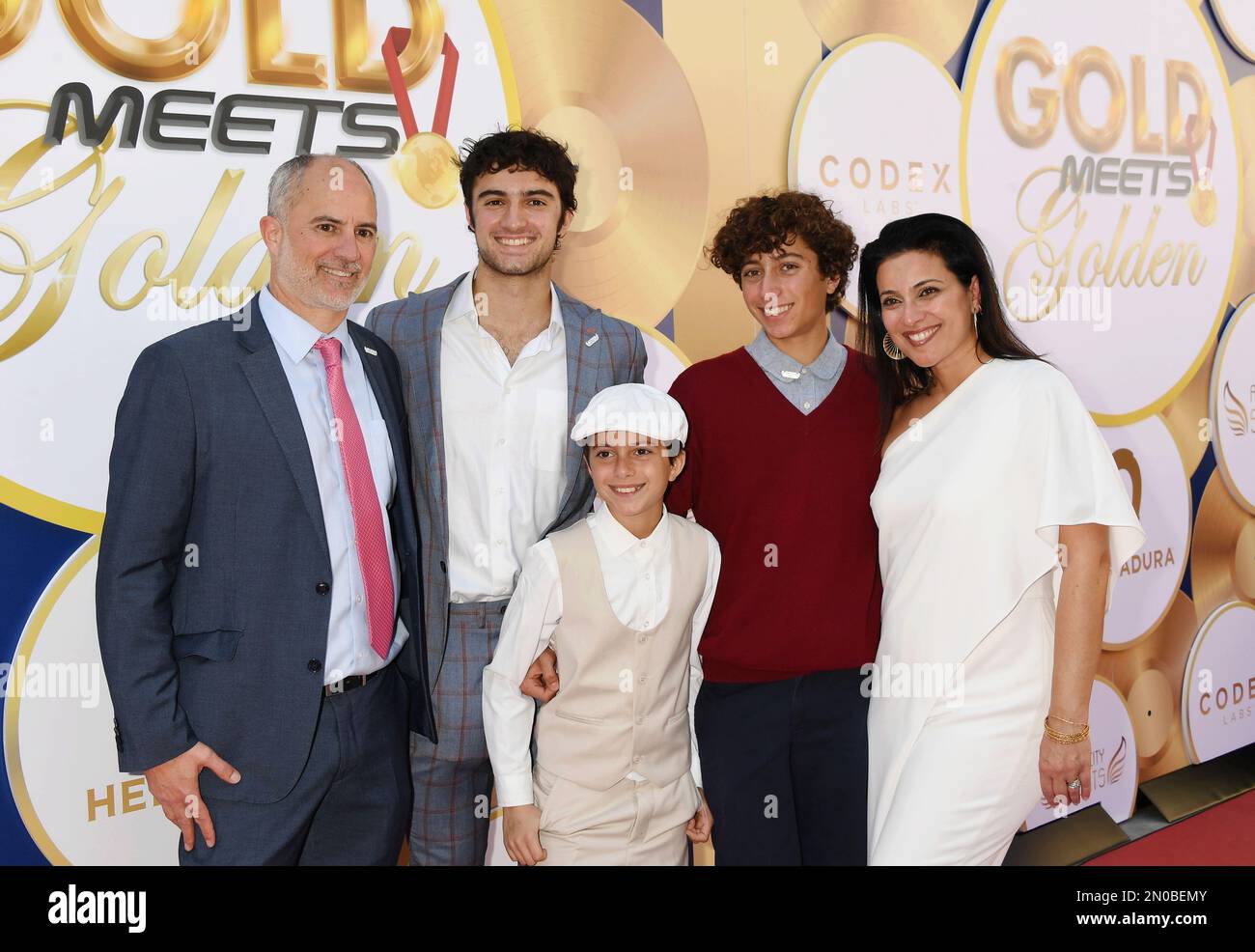 Beverly Hills, California, USA. 04th Feb, 2023. Ezra Frech (2nd from L ...