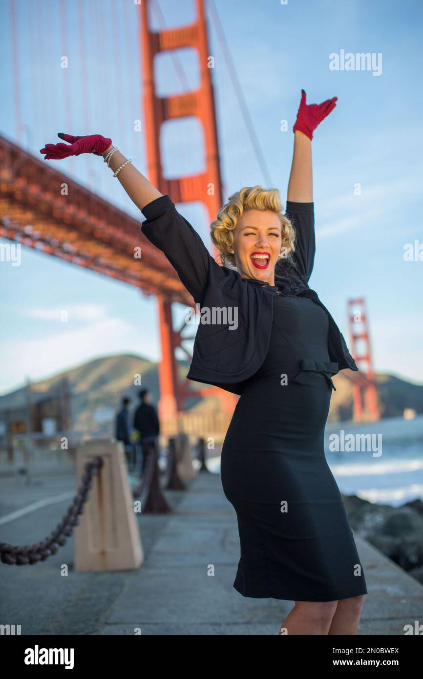 IMAGE DISTRIBUTED FOR SNICKERS - Marilyn's love affair with football ...