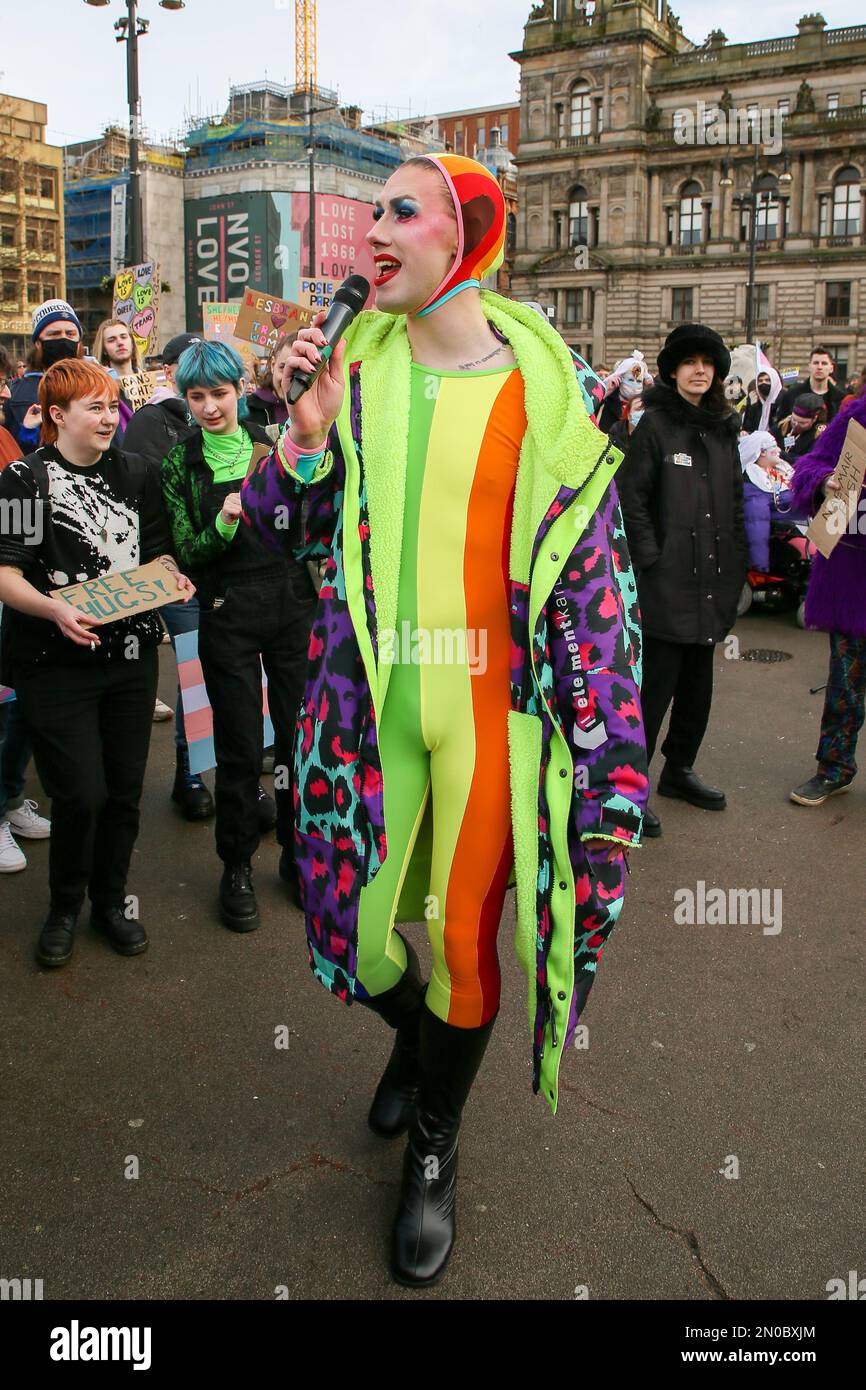 Glasgow, UK. 5th Feb, 2023. Several hundred people turned out in George ...