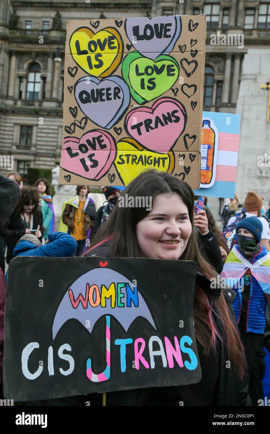 Glasgow, UK. 5th Feb, 2023. Several hundred people turned out in George ...