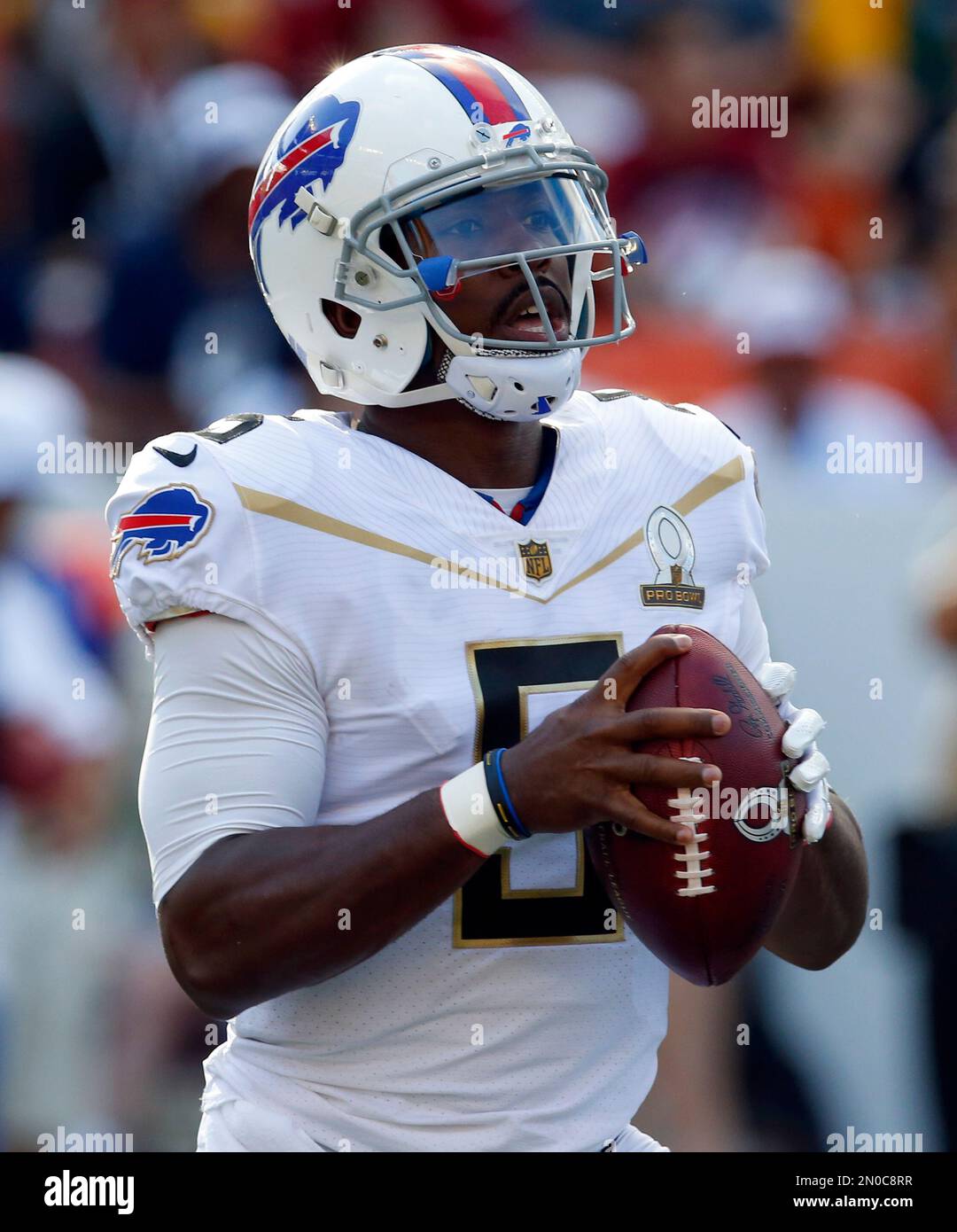Buffalo Bills quarterback Tyrod Taylor (5) looks to throw a pass during ...