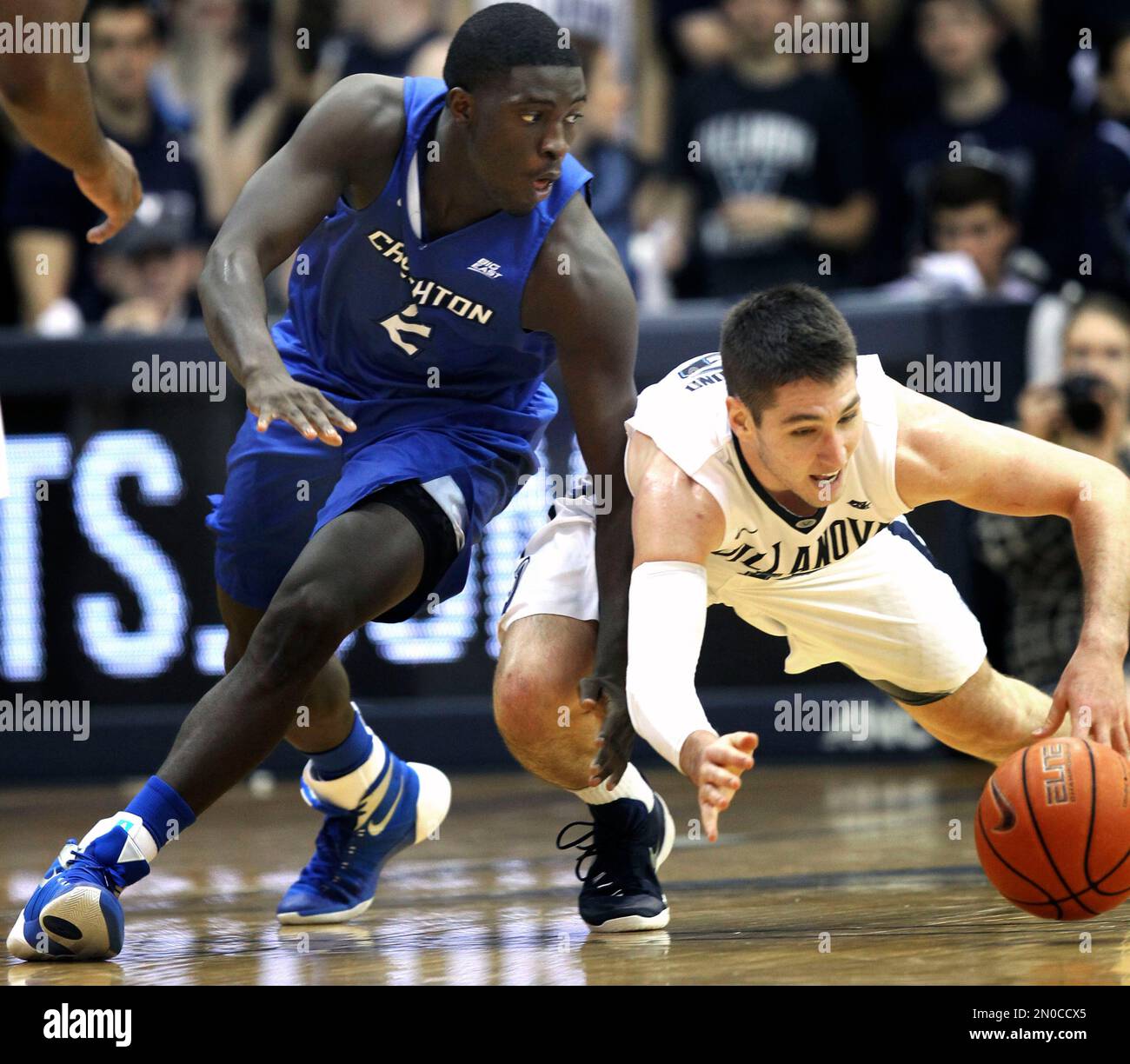 Villanova guard Ryan Arcidiacono, right, and Creighton guard Drew Cayce ...