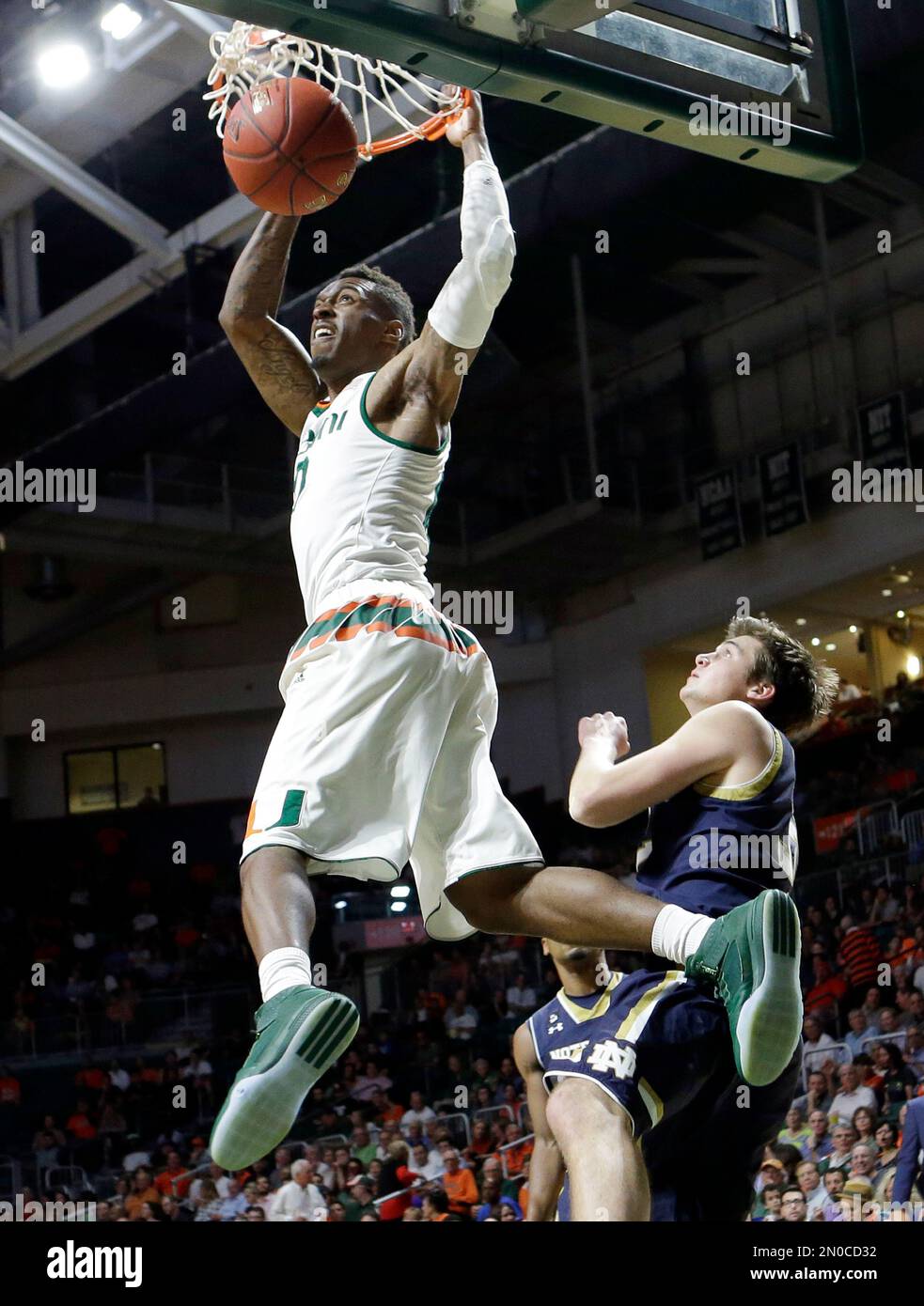 Miami guard Sheldon McClellan (10) dunks against Notre Dame in the ...