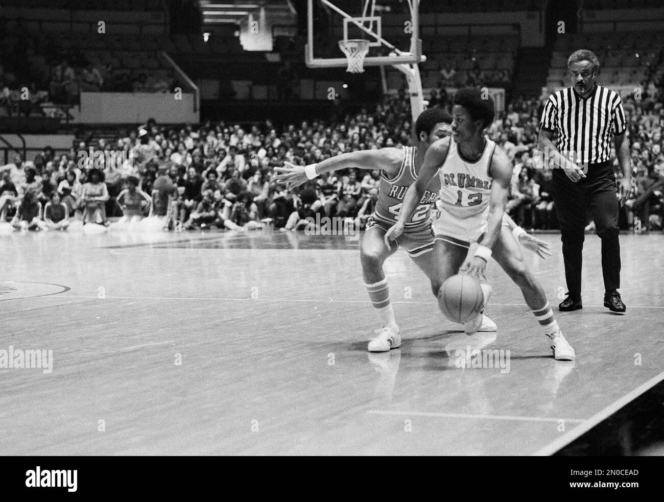 Rutgers mens basketball Black and White Stock Photos & Images - Alamy
