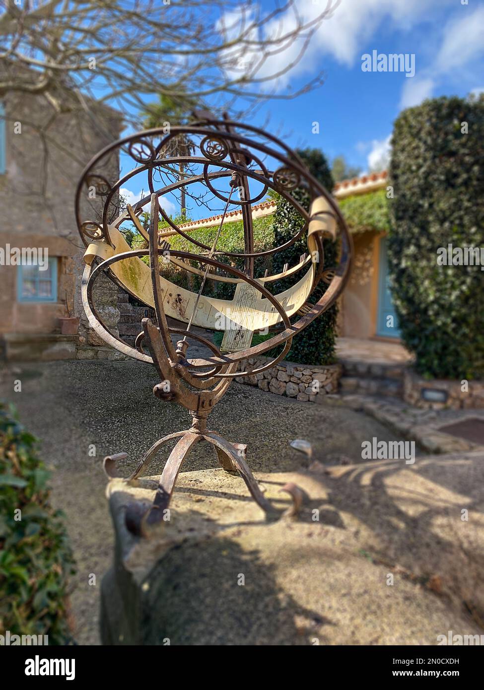 An equatorial sundial hi-res stock photography and images - Alamy