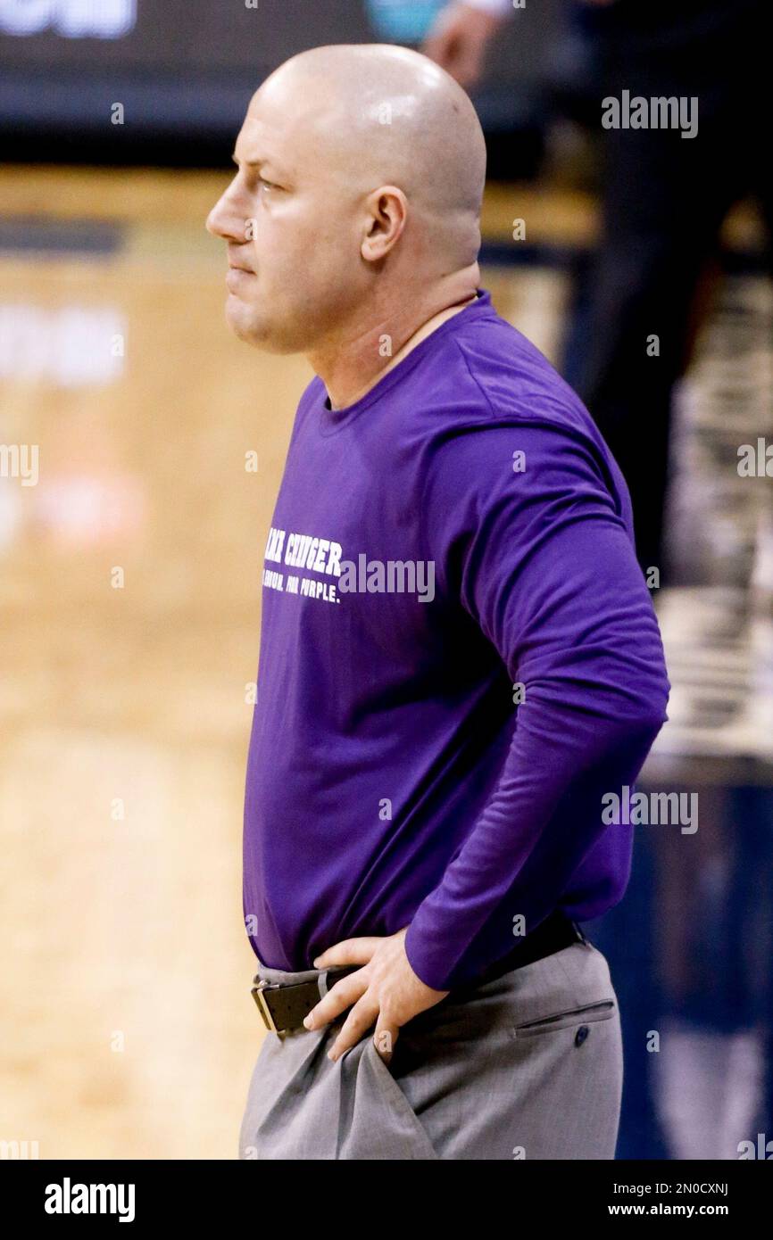 Virginia Tech head coach Buzz Williams plays against Pittsburgh during ...