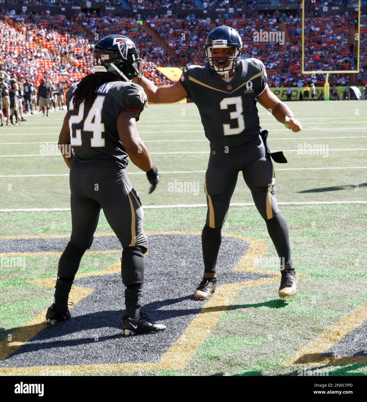 Atlanta Falcons running back Devonta Freeman (24) and Seattle Seahawks ...