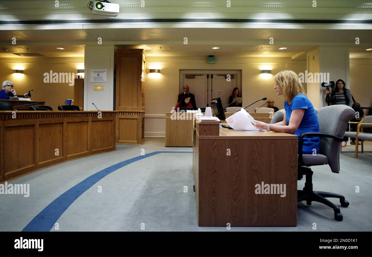 In this photo taken Jan. 19, 2016, Catherine Falk, right, the daughter ...