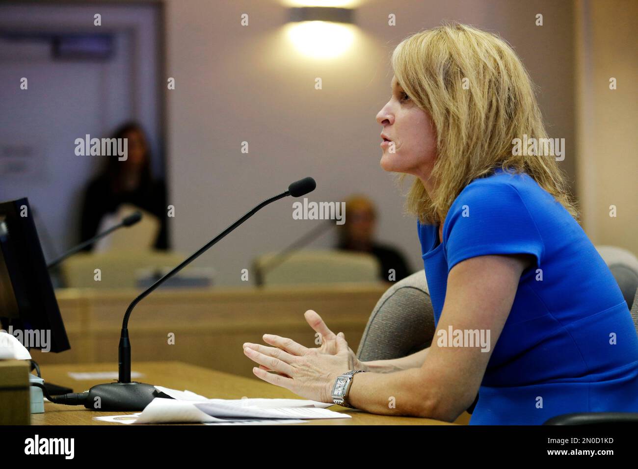 In this photo taken Jan. 19, 2016, Catherine Falk, right, the daughter ...