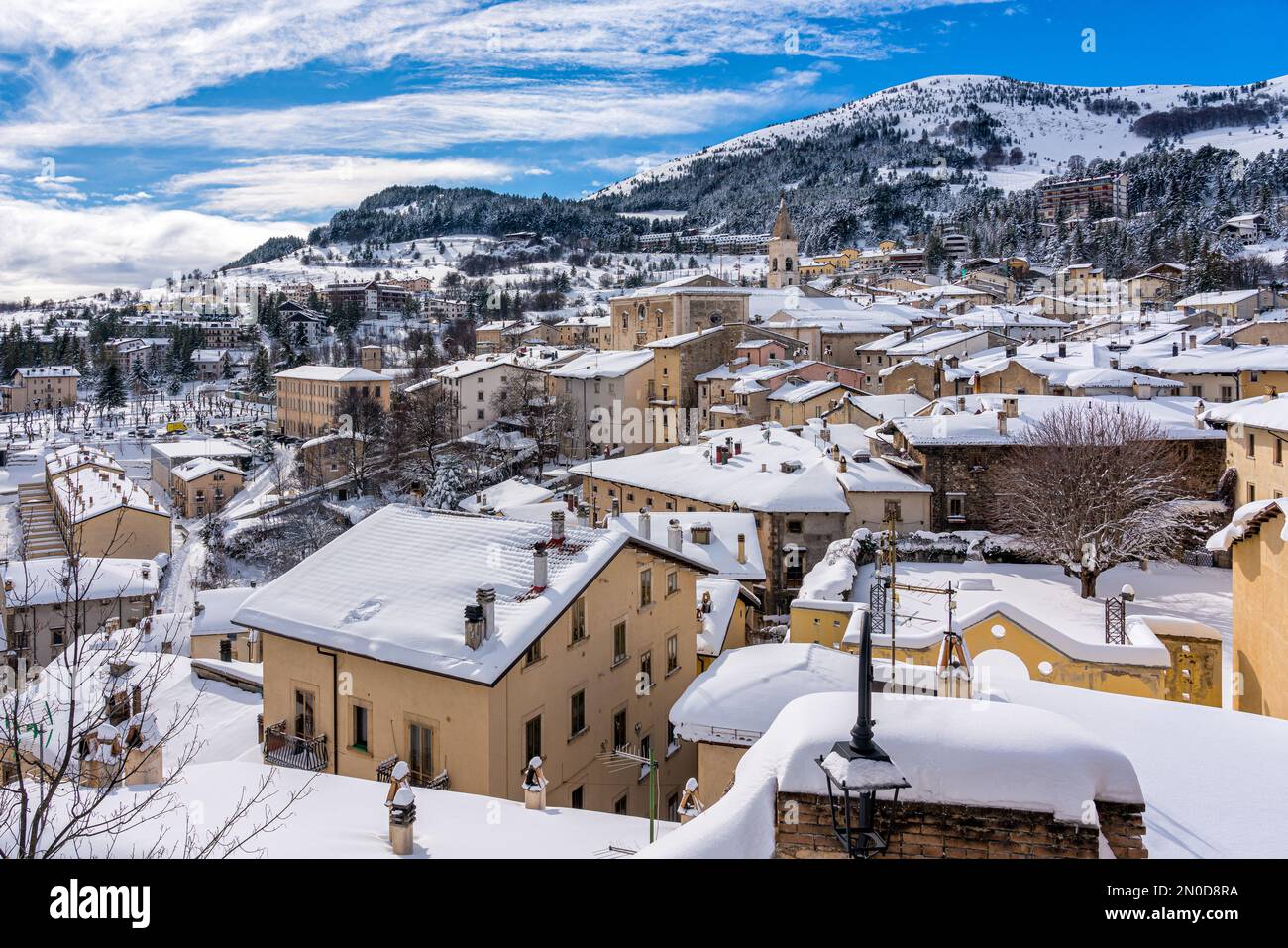The beautiful village of Pescocostanzo covered in snow during winter ...