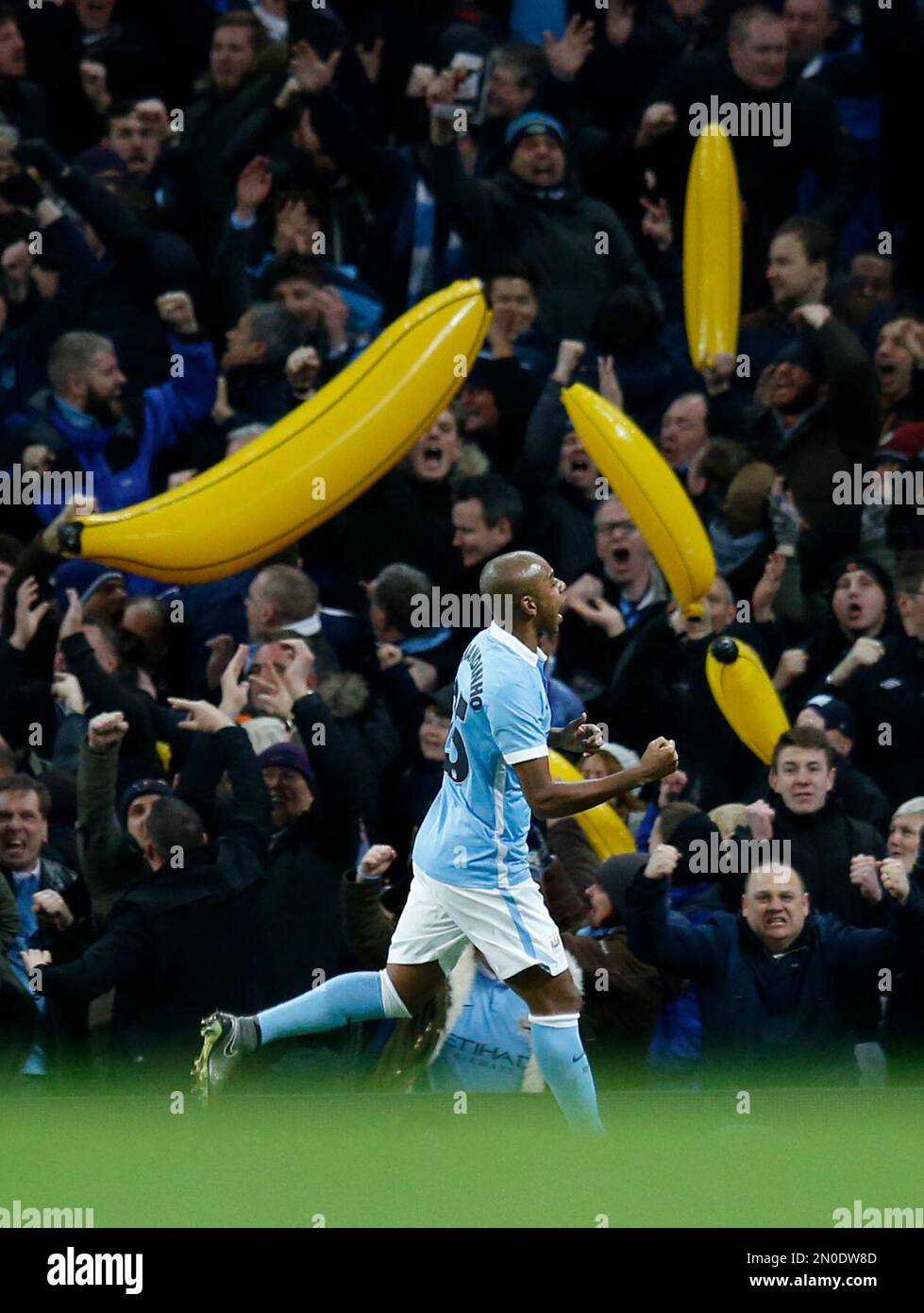Manchester City's Fernandinho celebrates scoring his side's first goal ...