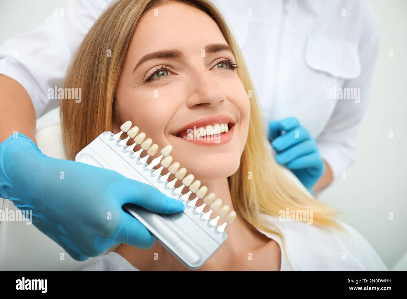 Tooth color palette hi-res stock photography and images - Alamy