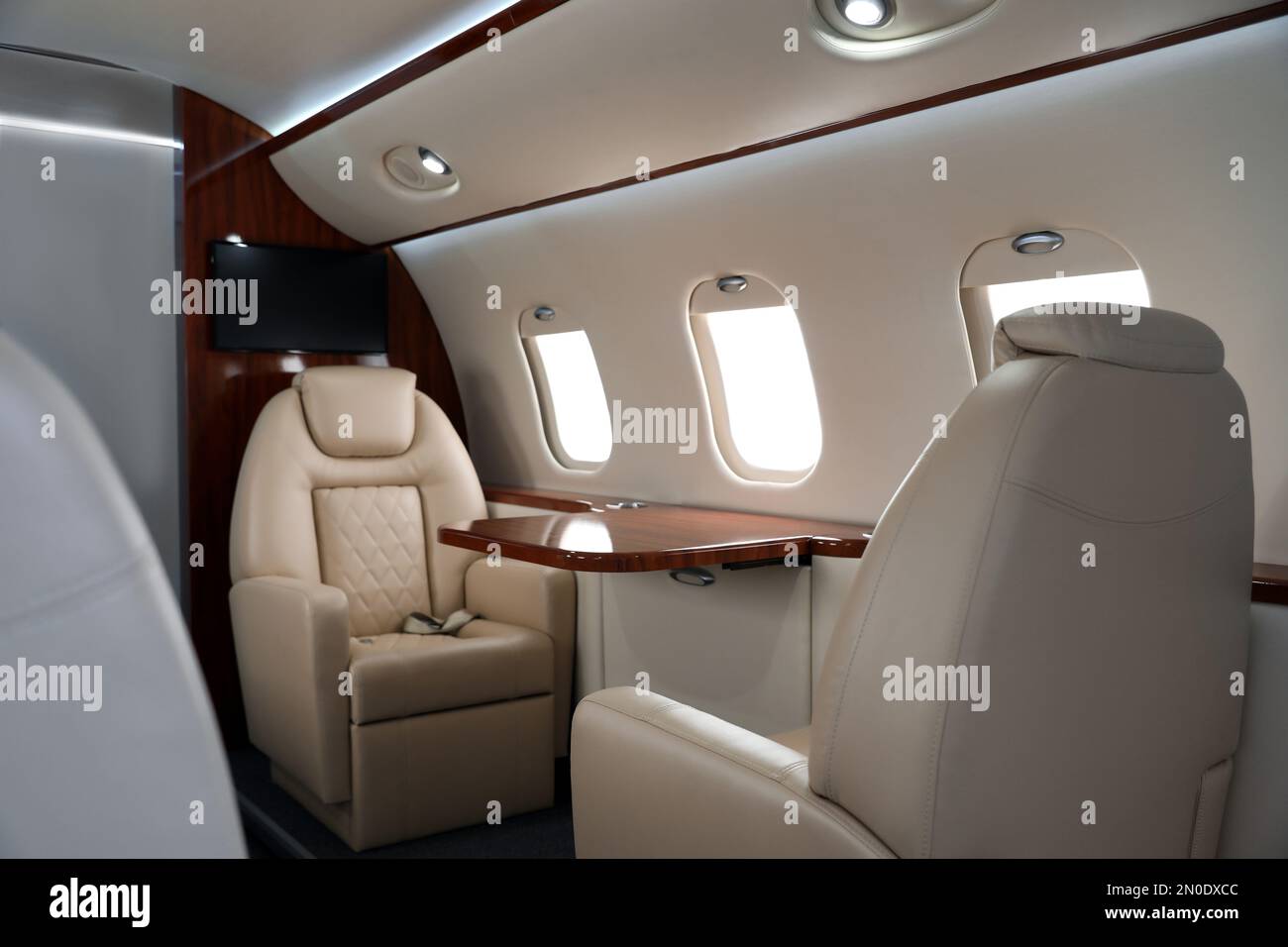 Seats with table hi-res stock photography and images - Alamy