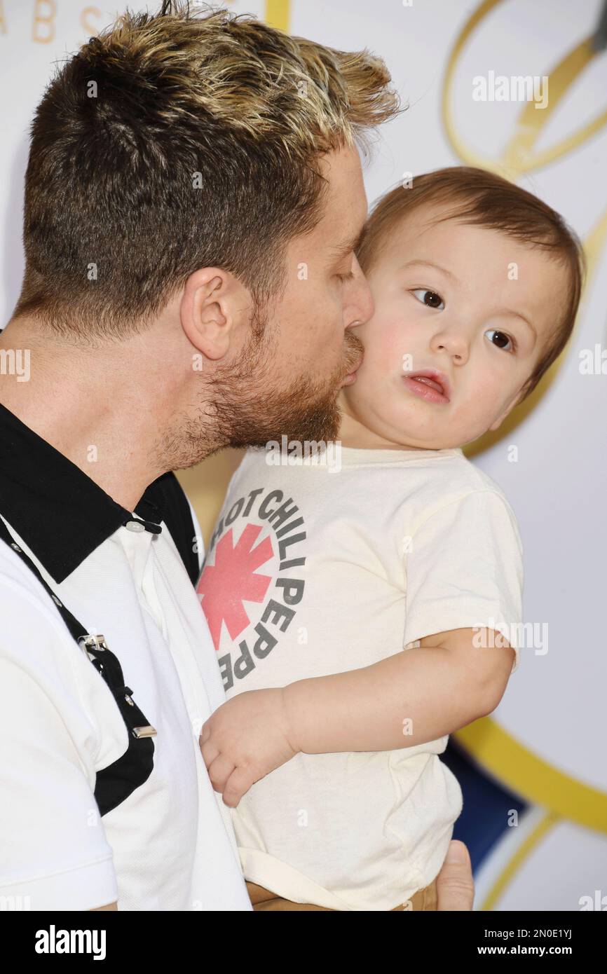 BEVERLY HILLS, CALIFORNIA - FEBRUARY 04: (L-R) Lance Bass and Alexander ...