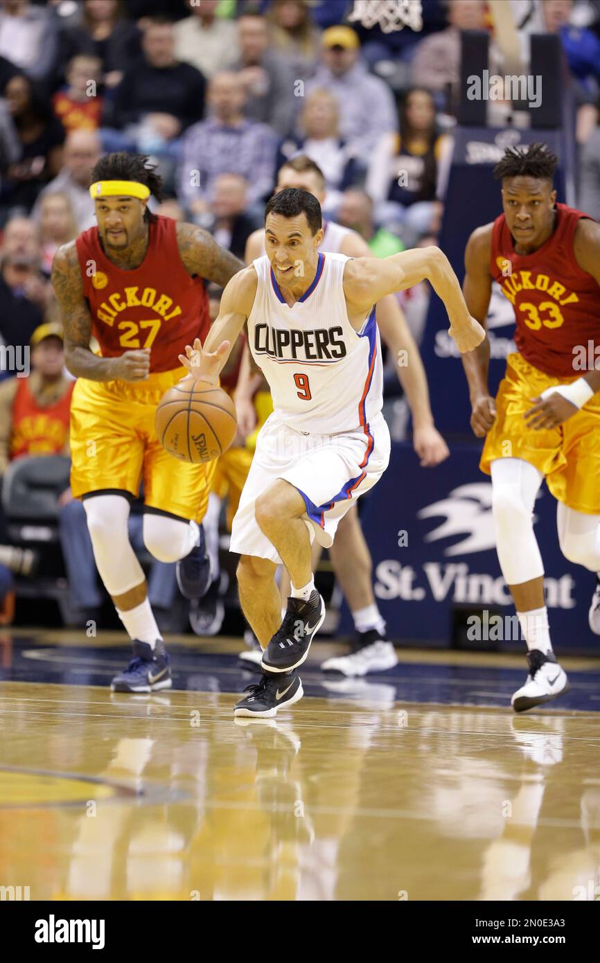 Los Angeles Clippers guard Pablo Prigioni (9) heads up court against ...