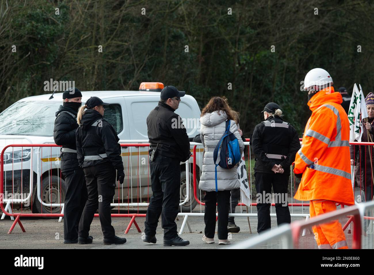 Hartwell, Aylesbury, UK. 5th February, 2023. Scenes of conflict today ...
