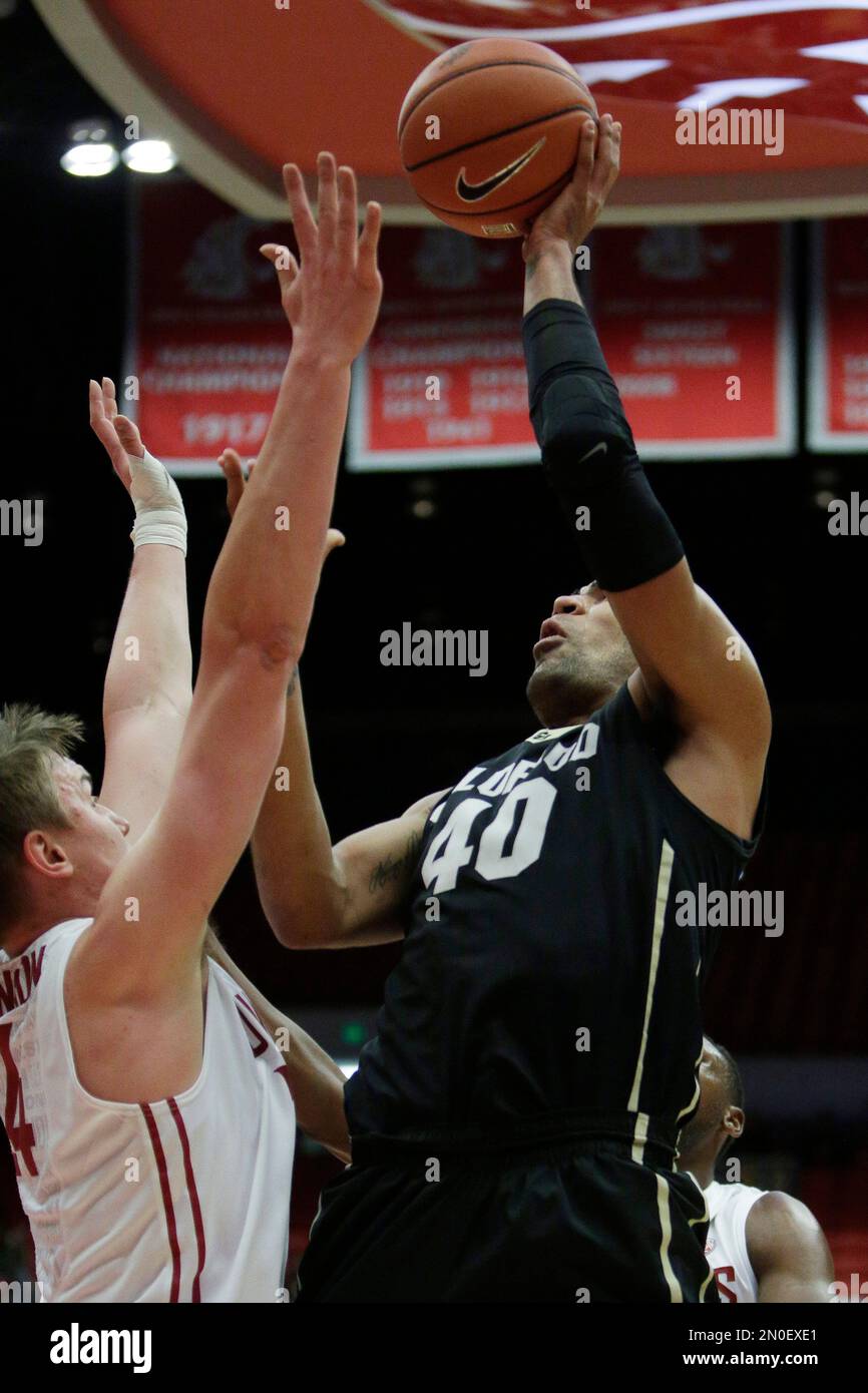 Colorado's Josh Scott (40) shoots against Washington State's Josh ...