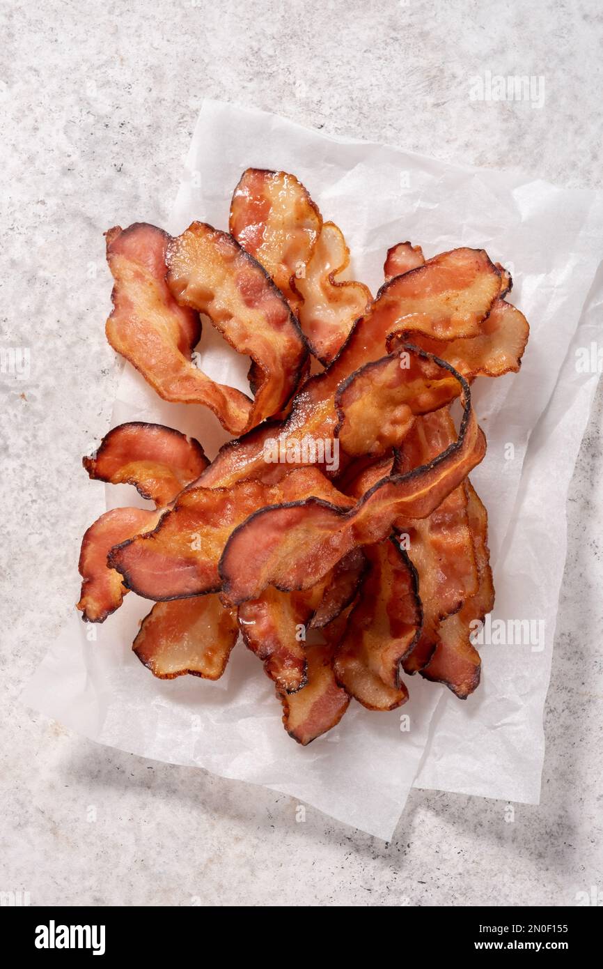 Parchment strips fried bacon hi-res stock photography and images - Alamy