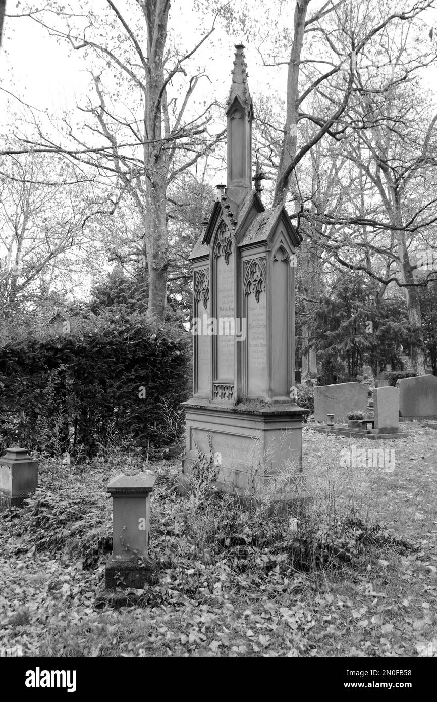 Old misery statue hi-res stock photography and images - Alamy