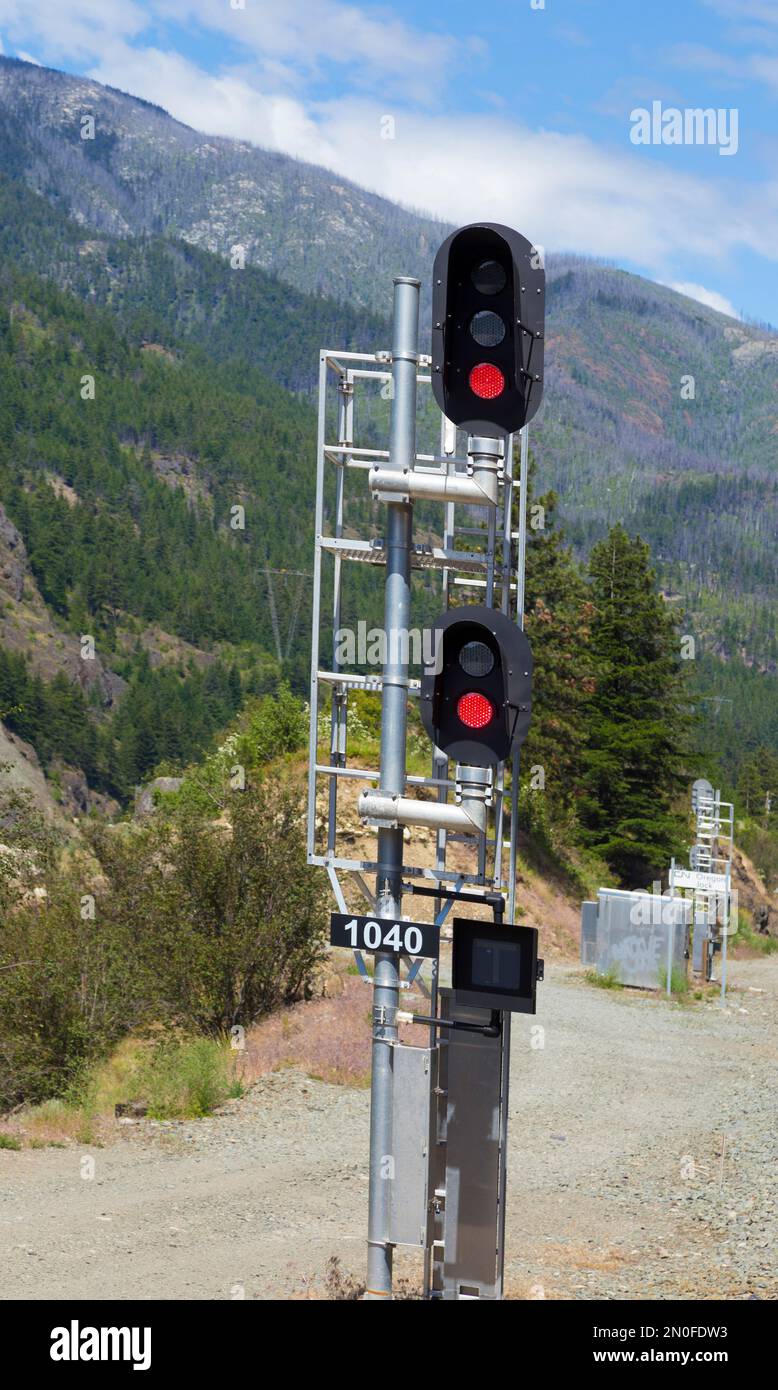 Train stop red signal hi-res stock photography and images - Alamy