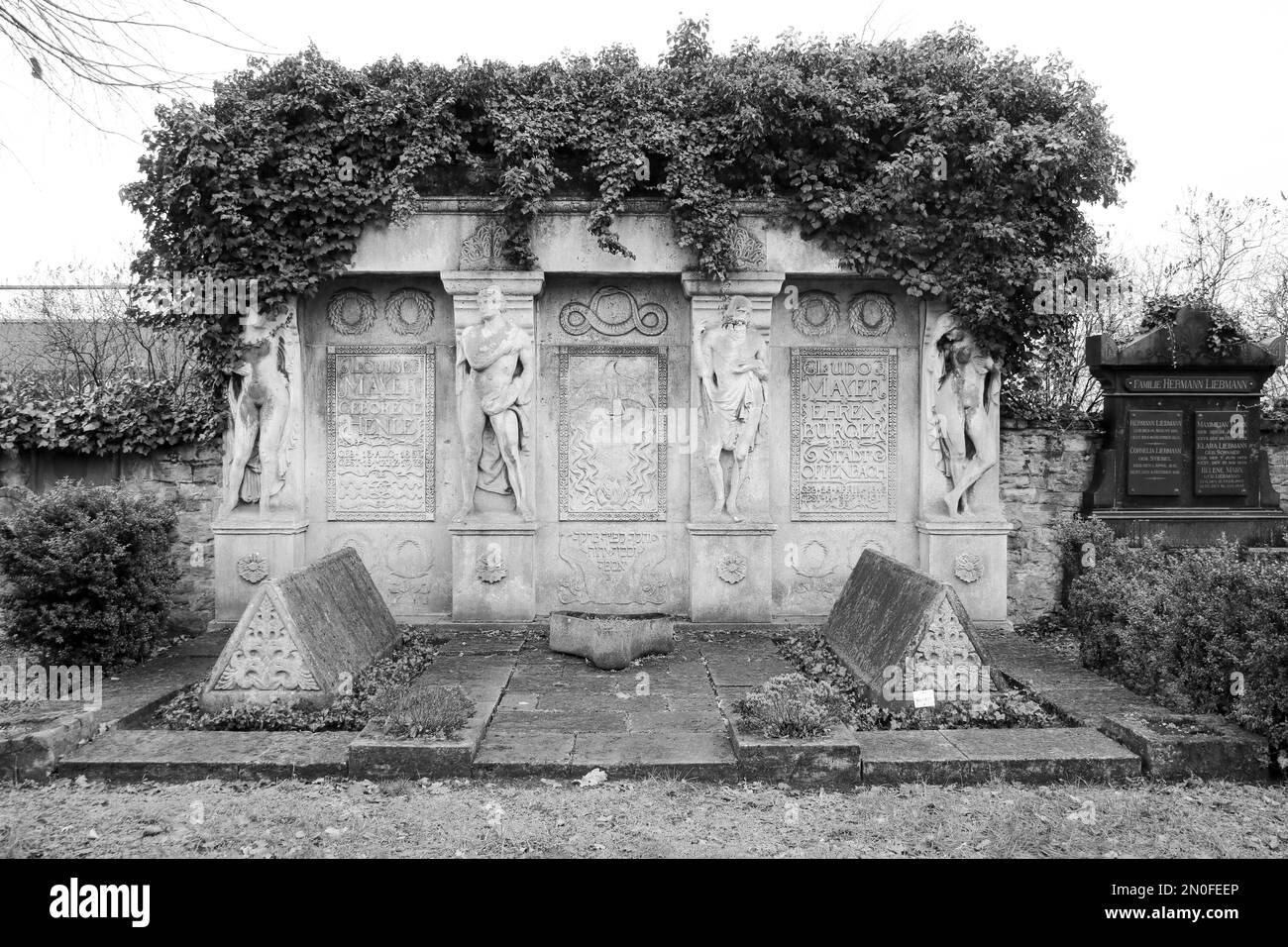 Kreuz friedhof friedhof Black and White Stock Photos & Images - Alamy