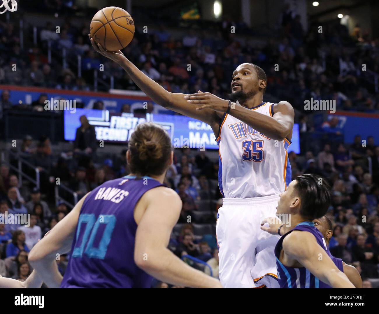 Oklahoma City Thunder forward Kevin Durant (35) shoots in front of ...
