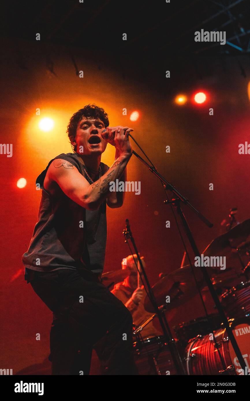 Fin power singer hi-res stock photography and images - Alamy