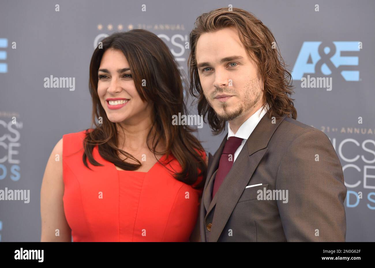 Lisa Vultaggio Left And Jonathan Jackson Arrive At The 21st Annual