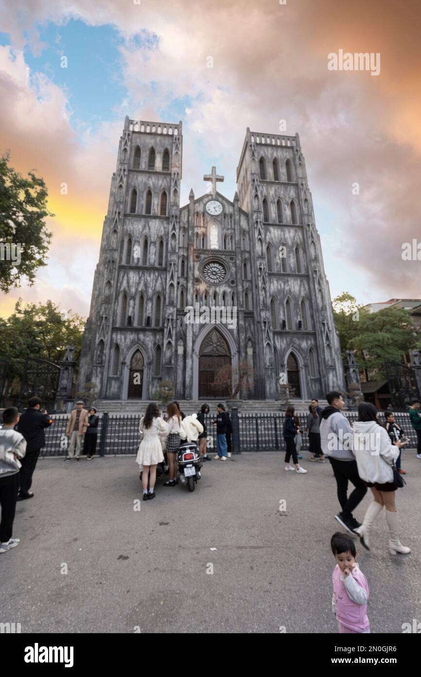 Vietnamese catholic church hi-res stock photography and images - Alamy