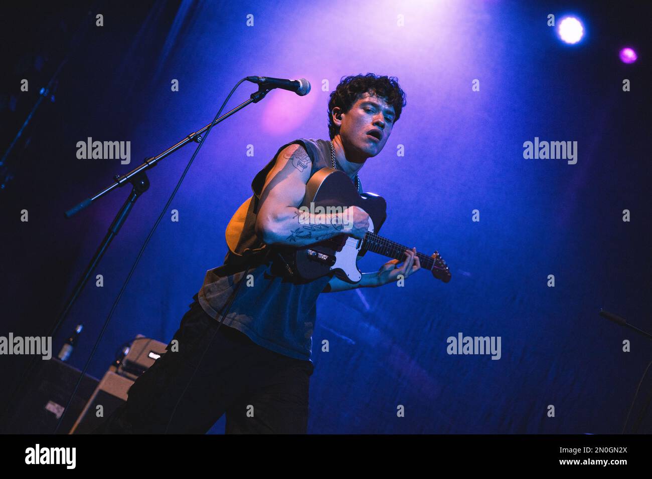 Fin power singer hi-res stock photography and images - Alamy