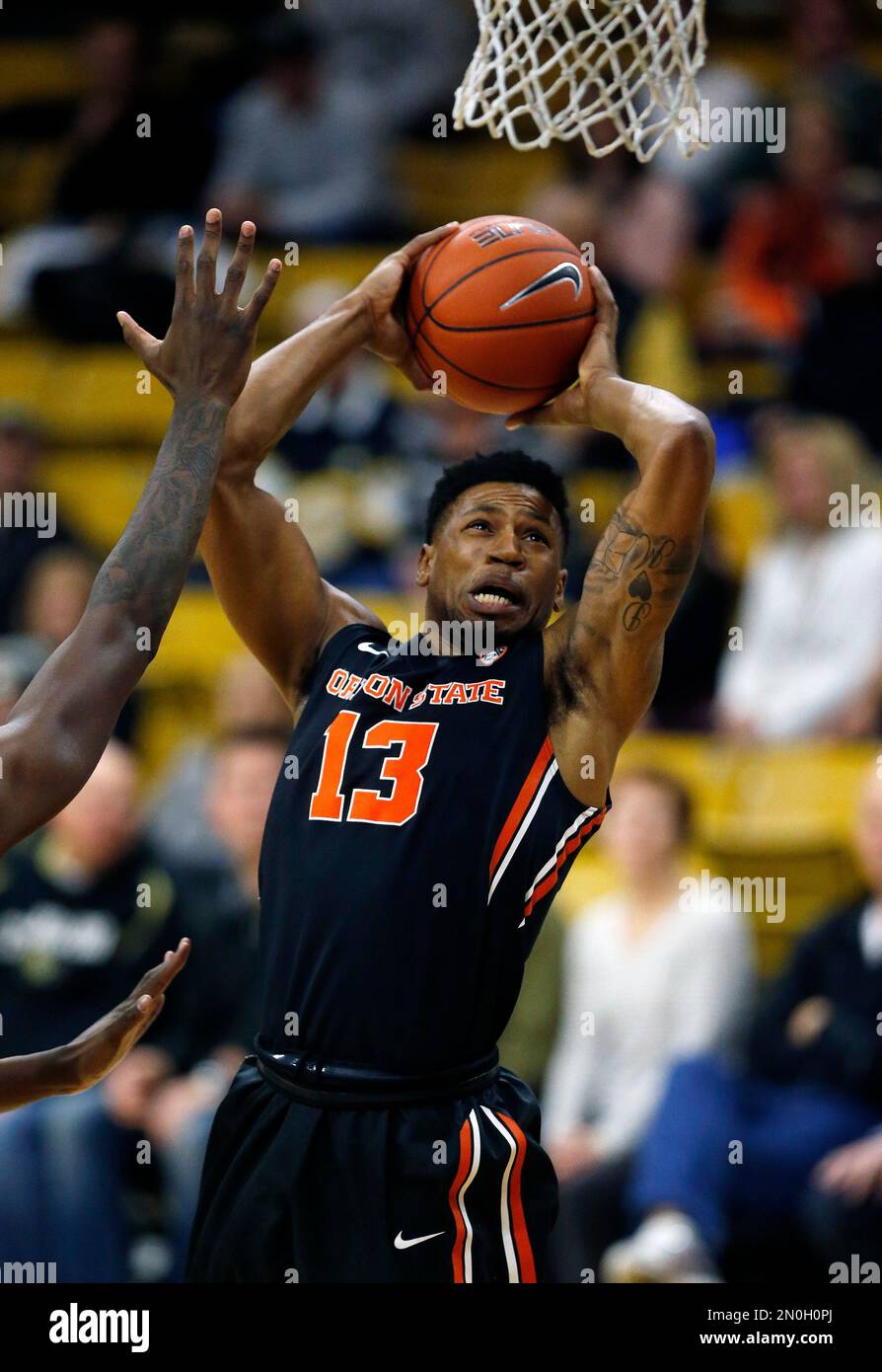 Oregon State's Langston Morris-Walker (13) shoots during the first half ...