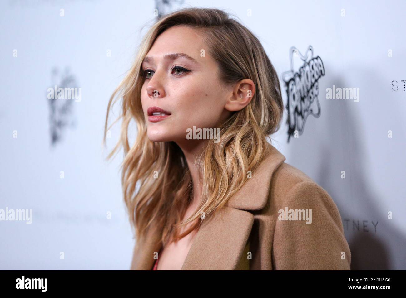 Elizabeth Olsen arrives at the Stella McCartney Autumn 2016 ...