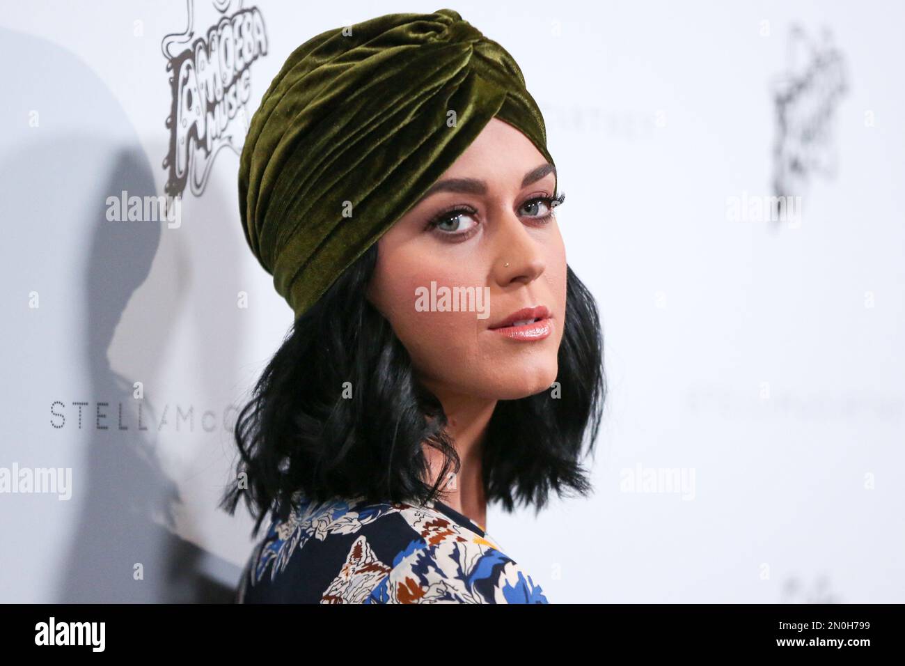 Katy Perry arrives at the Stella McCartney Autumn 2016 Presentation at ...