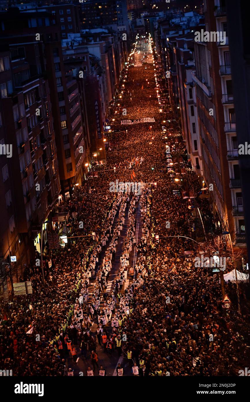 Pro-independence Basque demonstrators march to demand the return to the ...