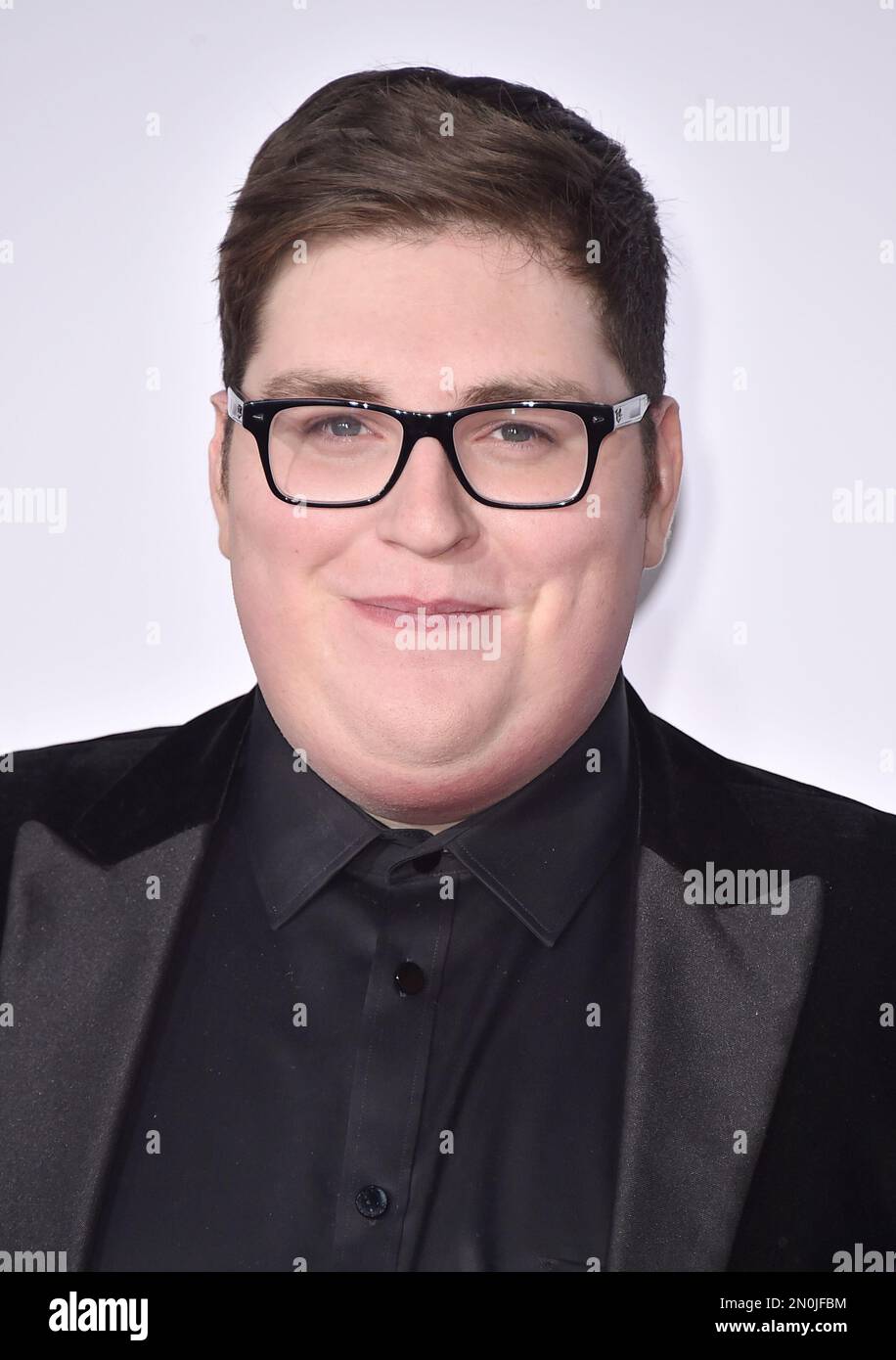 Jordan Smith arrives at the People's Choice Awards at the Microsoft ...