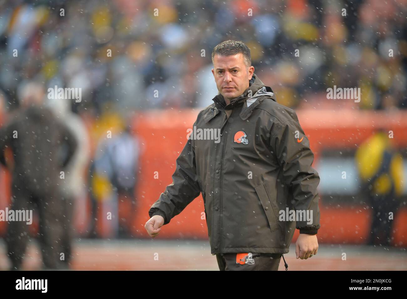 Cleveland Browns offensive coordinator John DeFilippo stands on the ...