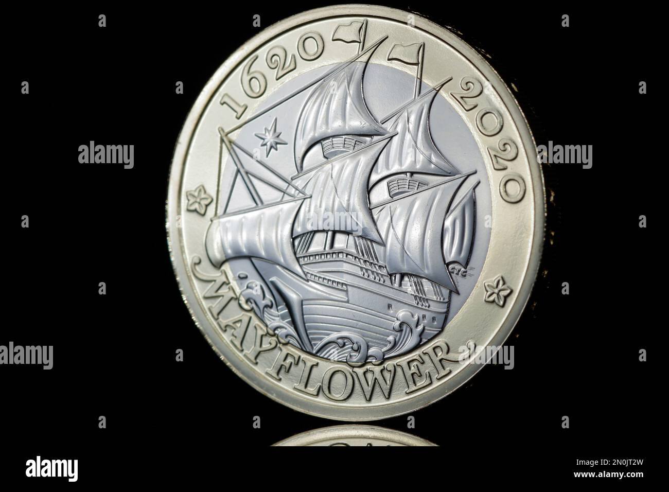 Mayflower 2 pound coin hi-res stock photography and images - Alamy