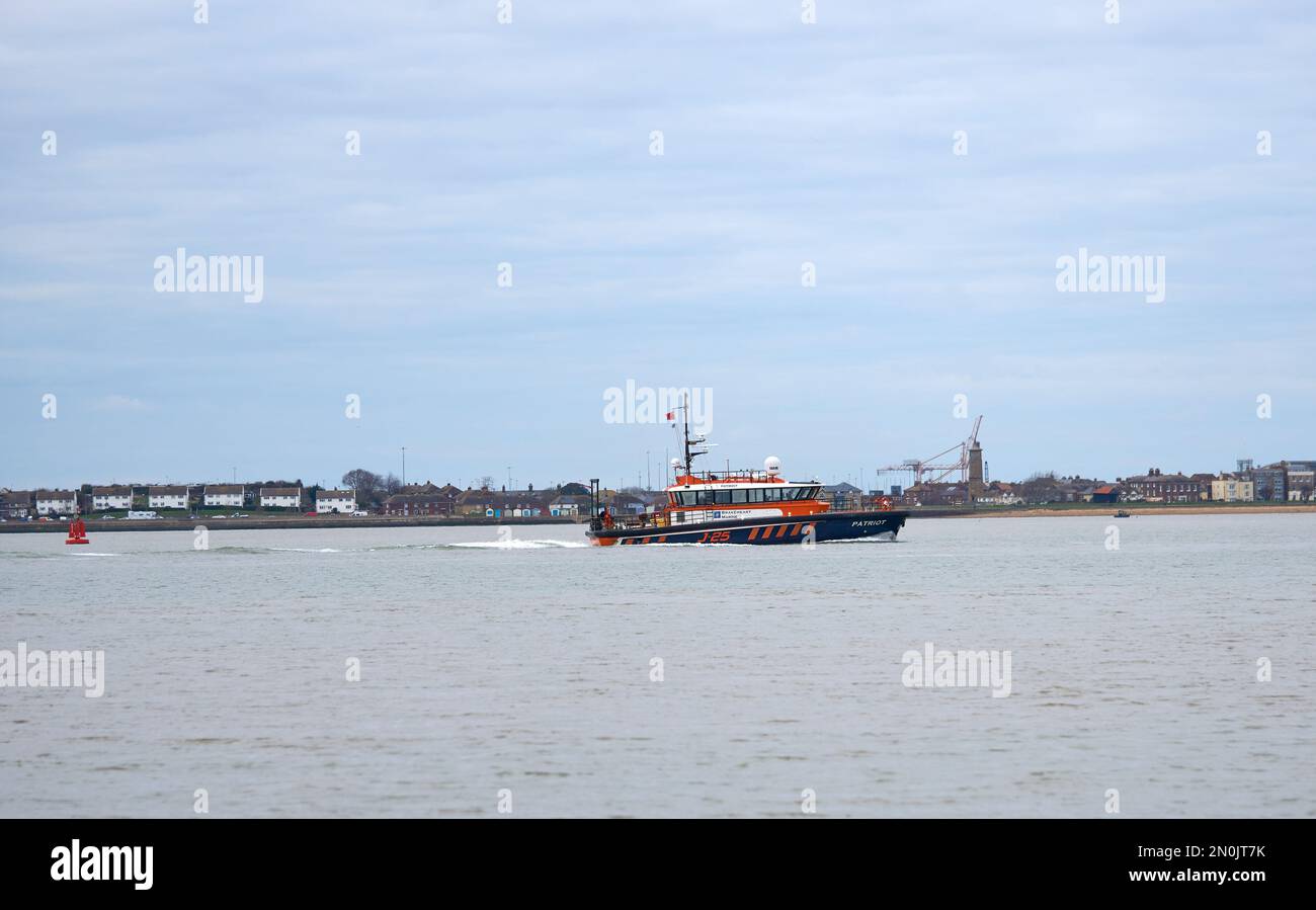 Tug boat underway at Felixtowe docks, Suffolk, UK Stock Photo - Alamy