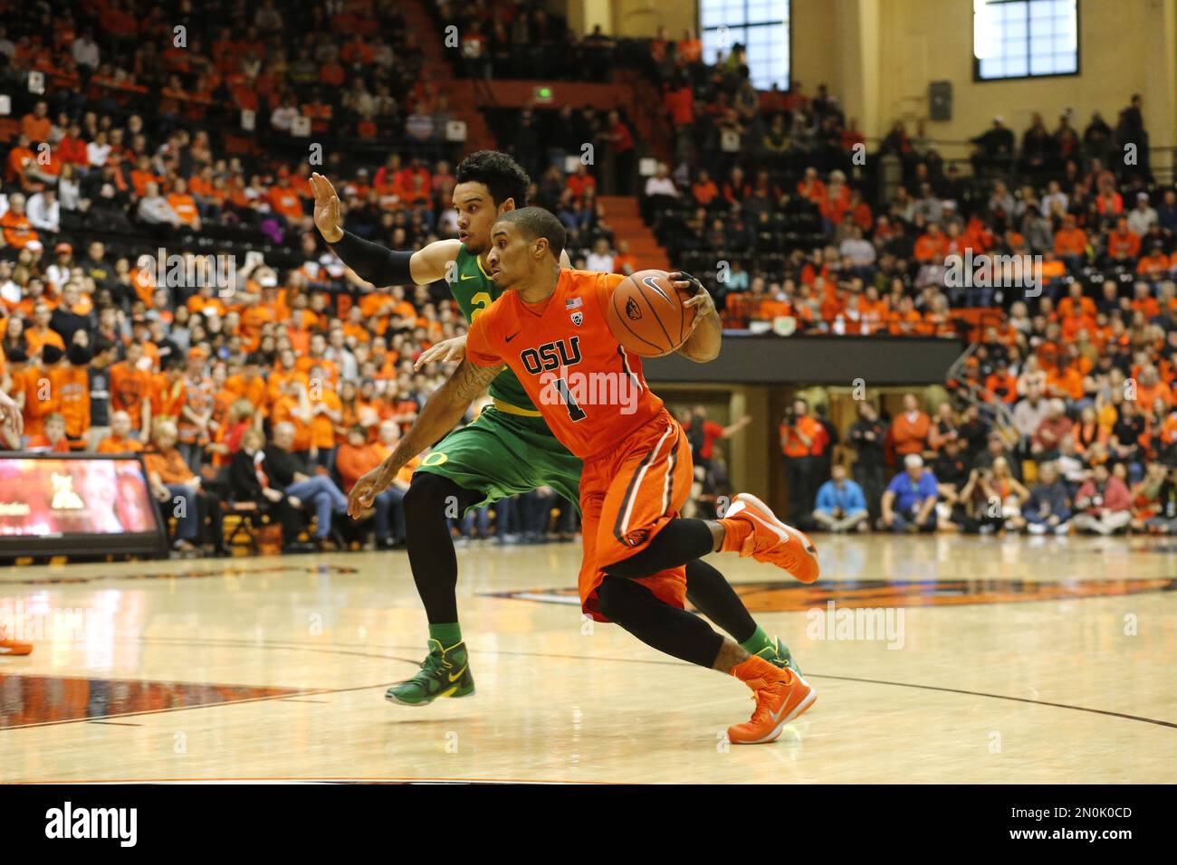 Oregon State's Gary Payton II (1) in the first half of an NCAA college ...