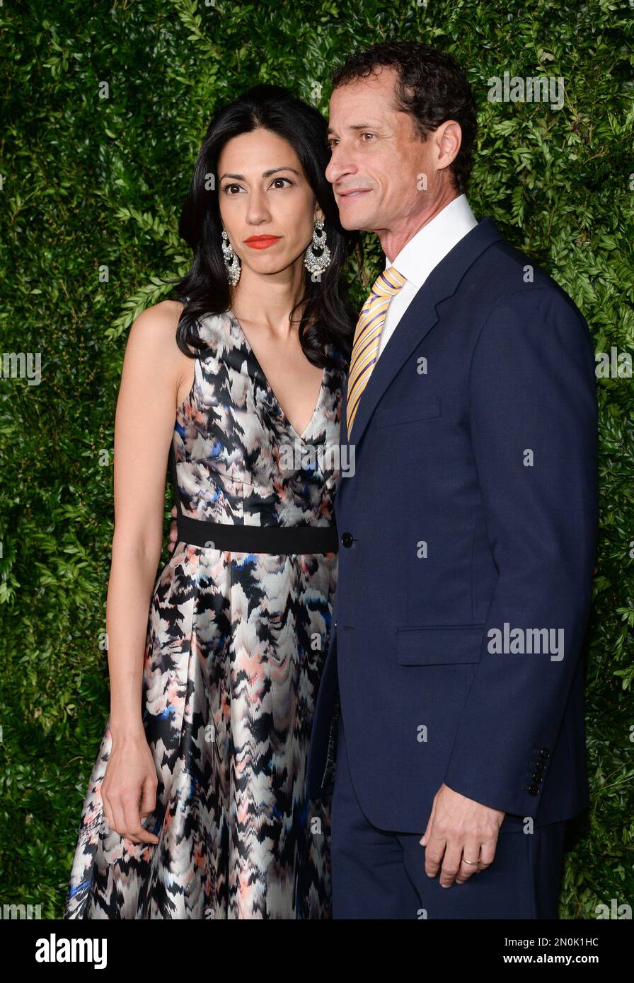 Anthony Weiner and wife Huma Abedin attend the 12th Annual CFDA/Vogue ...