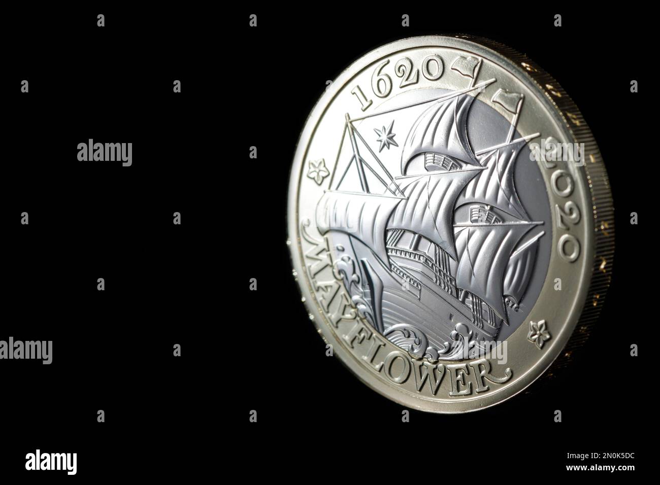 Mayflower two pound coin hi-res stock photography and images - Alamy