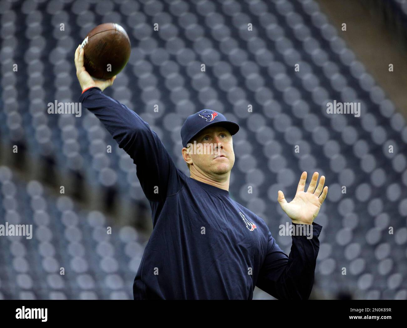 Houston Texans quarterback Brandon Weeden (5) throws before an NFL ...