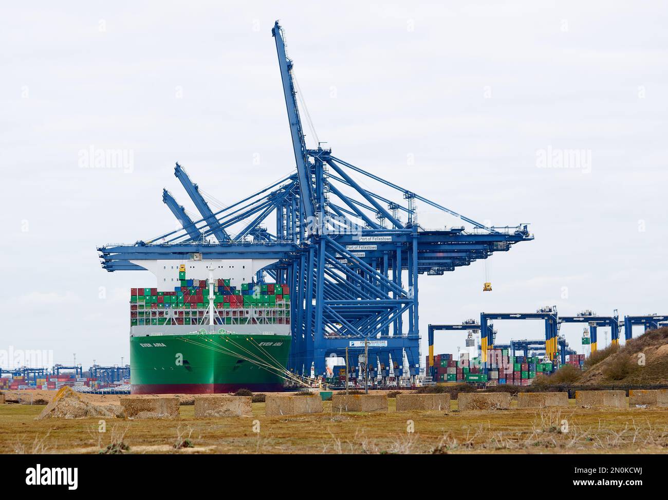 Large container ship being loaded in Felixstowe docks Stock Photo - Alamy