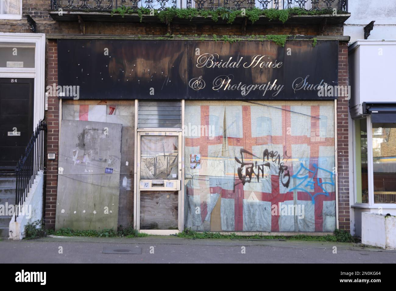 Run down neighbourhood hi-res stock photography and images - Alamy