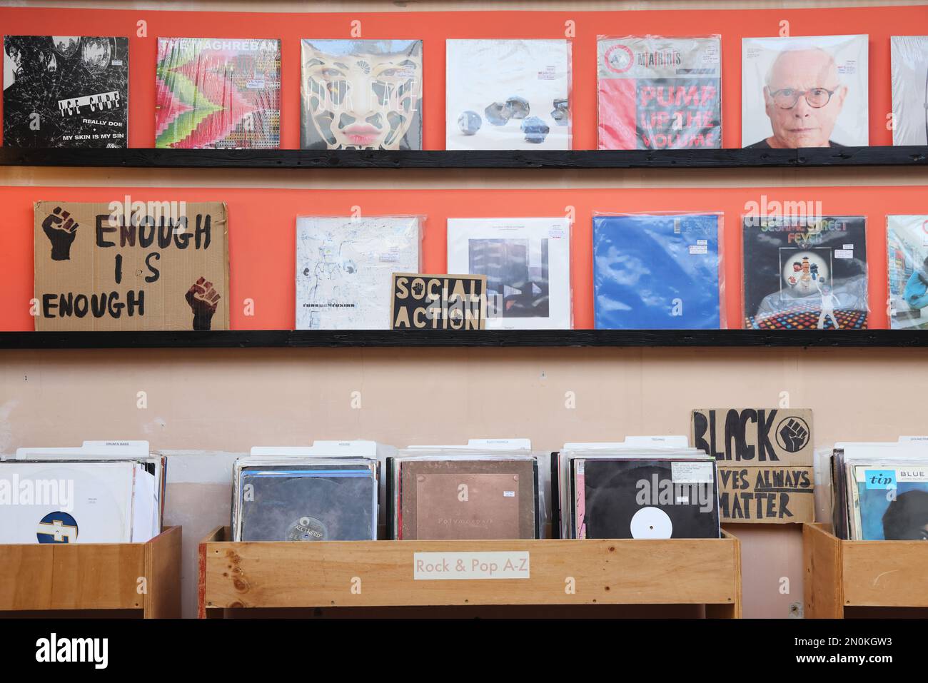 Cliffs, a friendly hipster store with roasted coffee, organic food ...