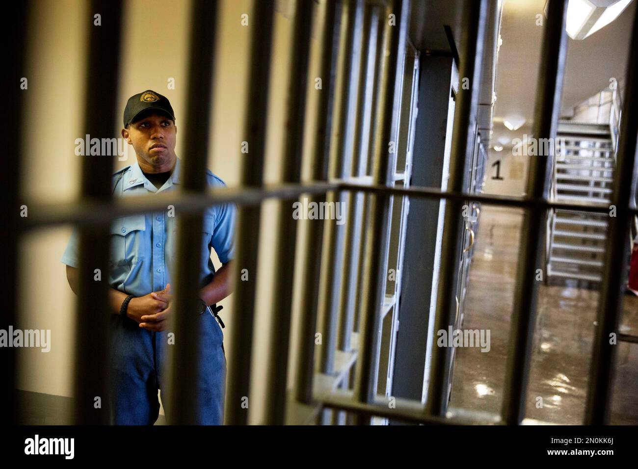Sgt. Andrew Archie works along death row at the Georgia Diagnostic and ...