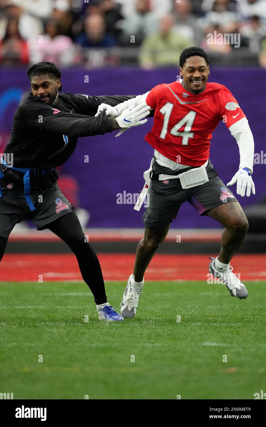 NFC cornerback Trevon Diggs (7) of the Dallas Cowboys battles against ...