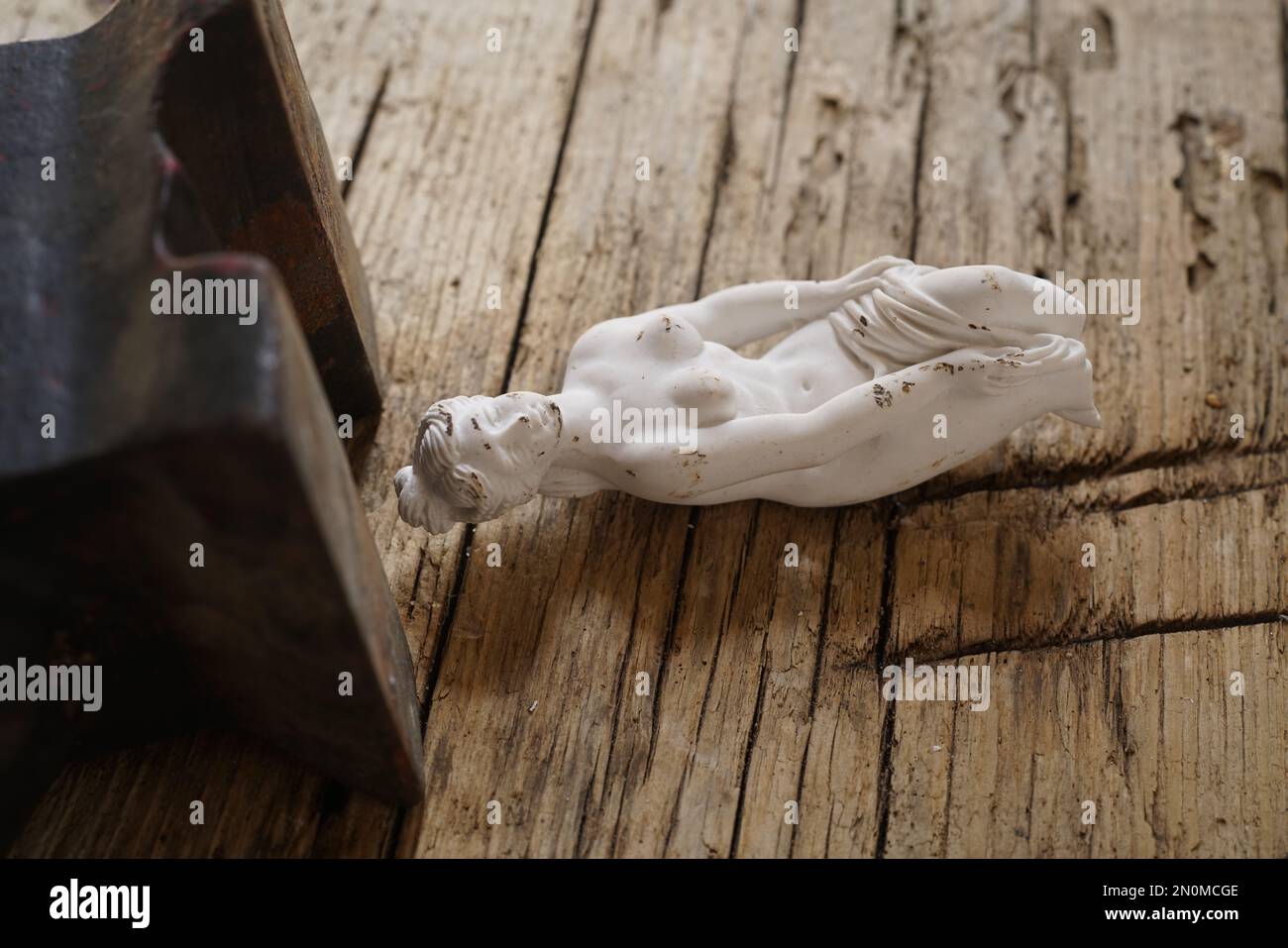 Broken statue of woman representing concept of violence Stock Photo - Alamy